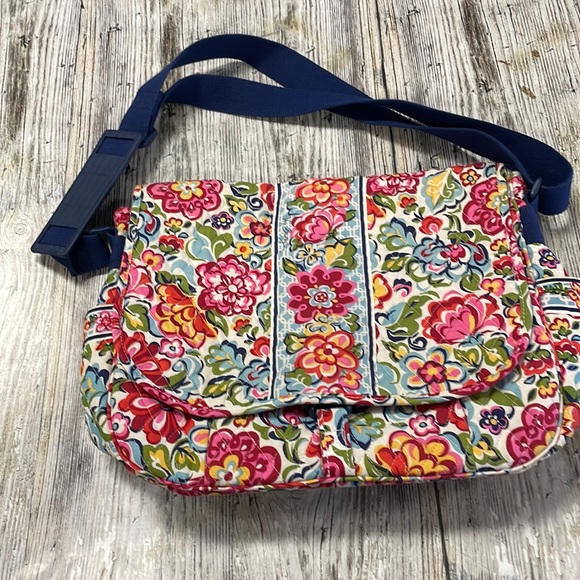 Vera Bradley | Bags | Vera Bradley Messenger Bag In Hope Garden | Poshmark